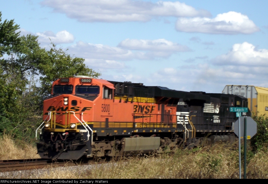 BNSF 5800